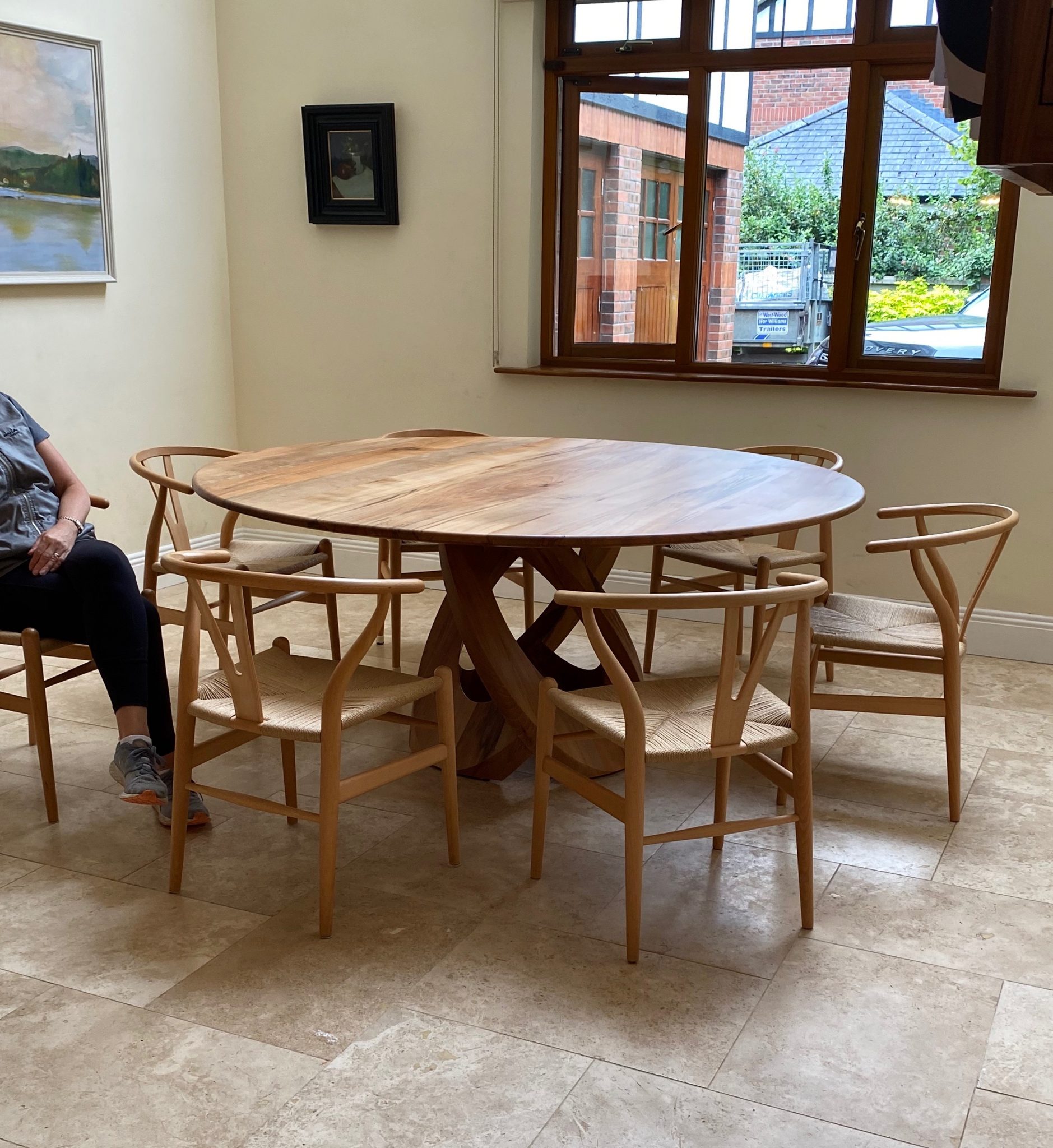 Dining table with "Knot Twist" base | Klimmek Furniture